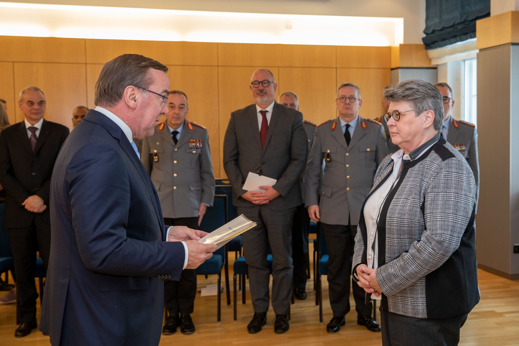 Neue Präsidentin des Beschaffungsamtes der Bundeswehr ernannt – Blauer ...